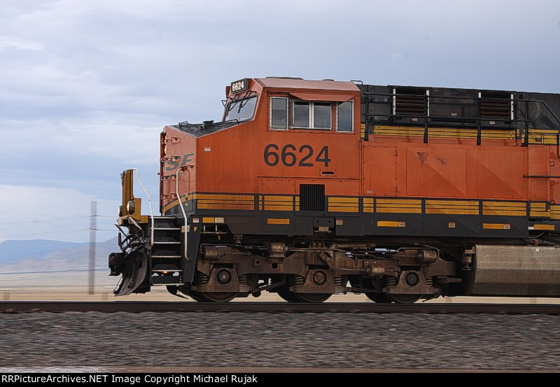 BNSF 6624
